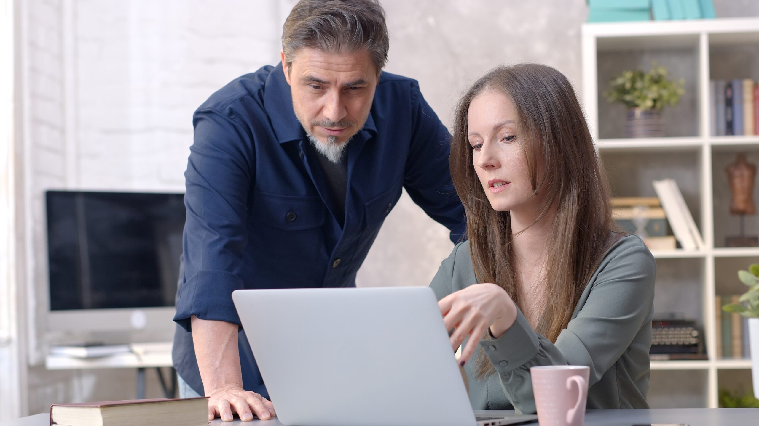 4 Signs Your Internal IT Team is Overwhelmed & How to Fix It